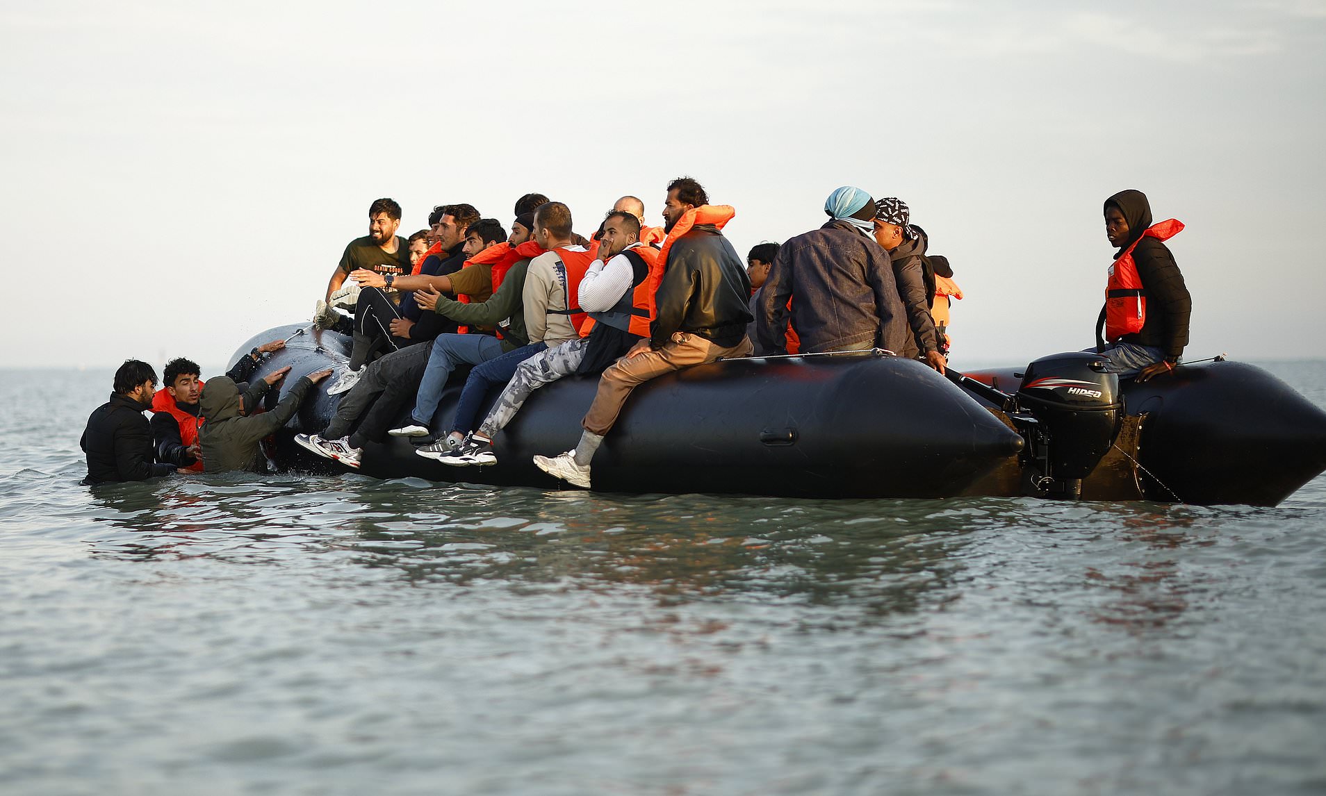 Migration drives 707k population rise in England and Wales - second ...