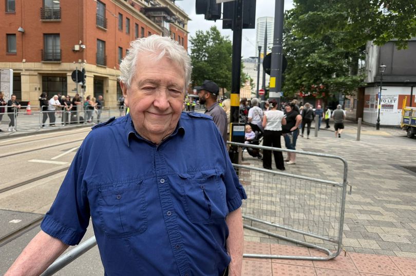 Inside Ozzy Osbourne's funeral - from purple flowers to chants for ...