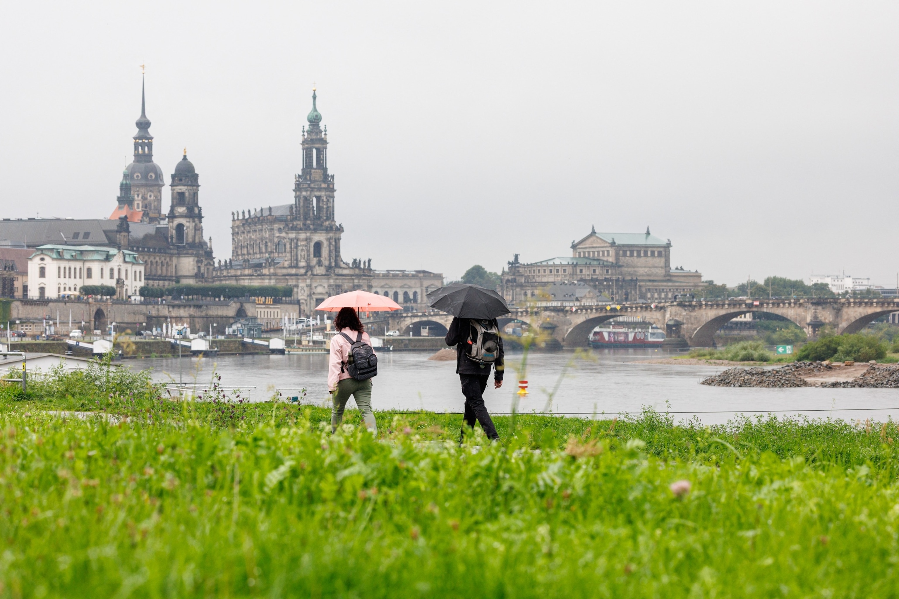 Police find World War II bomb, evacuate Dresden