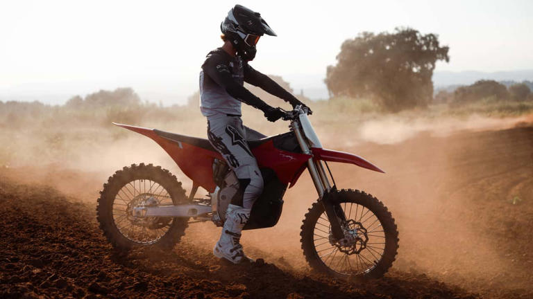 Stark Updates its Badass Electric Dirt Bike, Adds Range and More