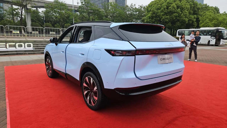 Omoda 5 HEV e Omoda 7 PHEV estreiam no Brasil em setembro