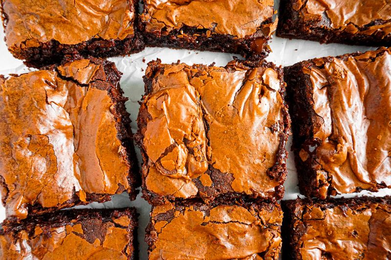 15 Simple Desserts That Are Easy To Transport And Made For Sharing