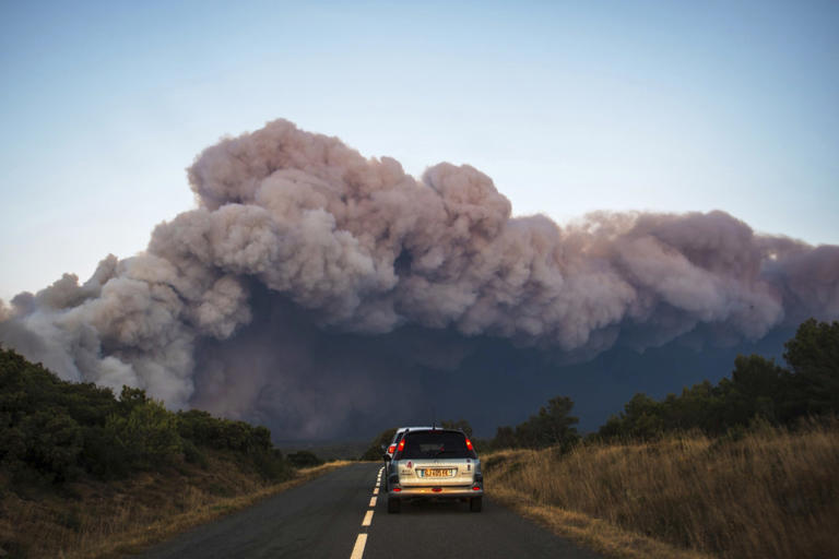 France's biggest wildfire of the summer has eclipsed the size of Paris ...