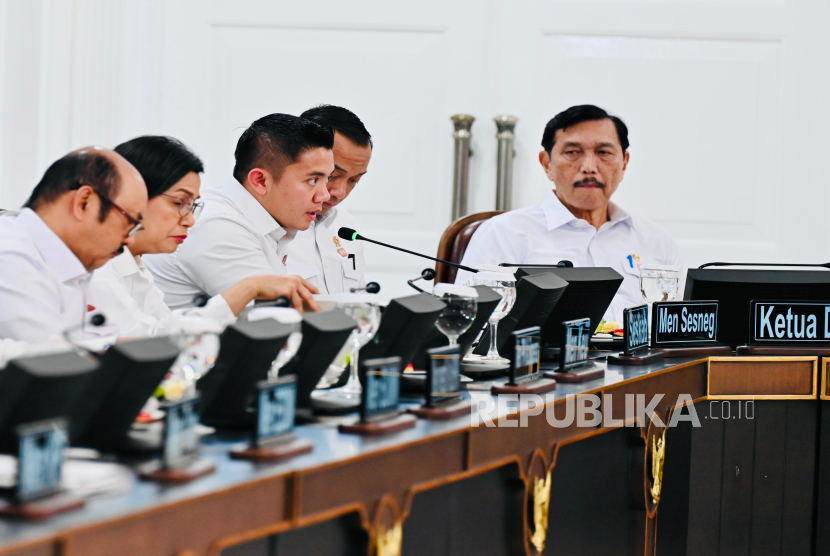 Kala Prabowo Tunjuk Seskab Teddy Jadi Moderator Sidang Kabinet Paripurna