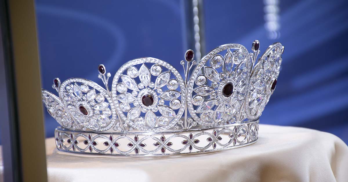 Army Officer Alma Cooper Crowned New Miss USA After Former Winner ...