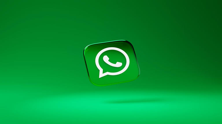 WhatsApp finally tests multi-account support on iPhone