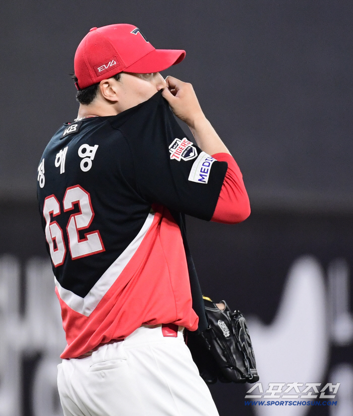 KIA's closing pitcher is off until today. Why?How do you make up the ...