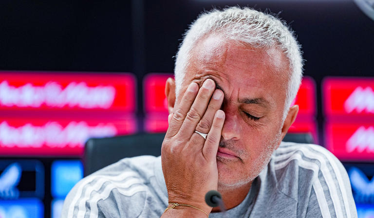 José Mourinho close to tears after his Champions League winning captain ...