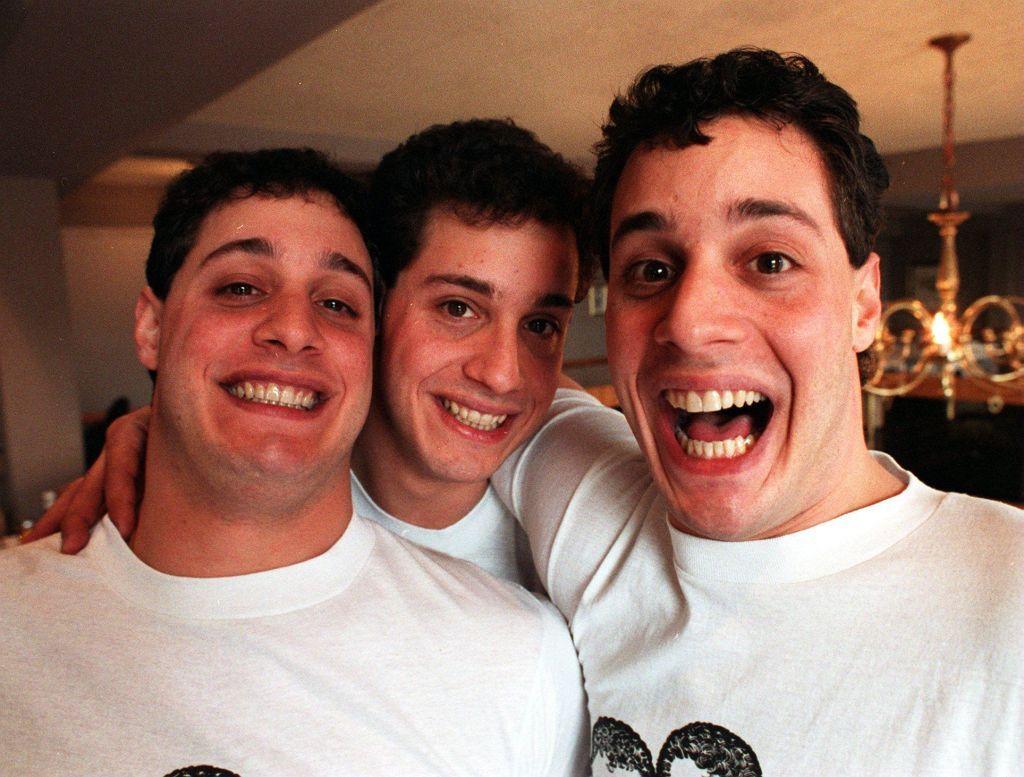 A incrível e trágica história dos trigêmeos separados por estudo secreto
