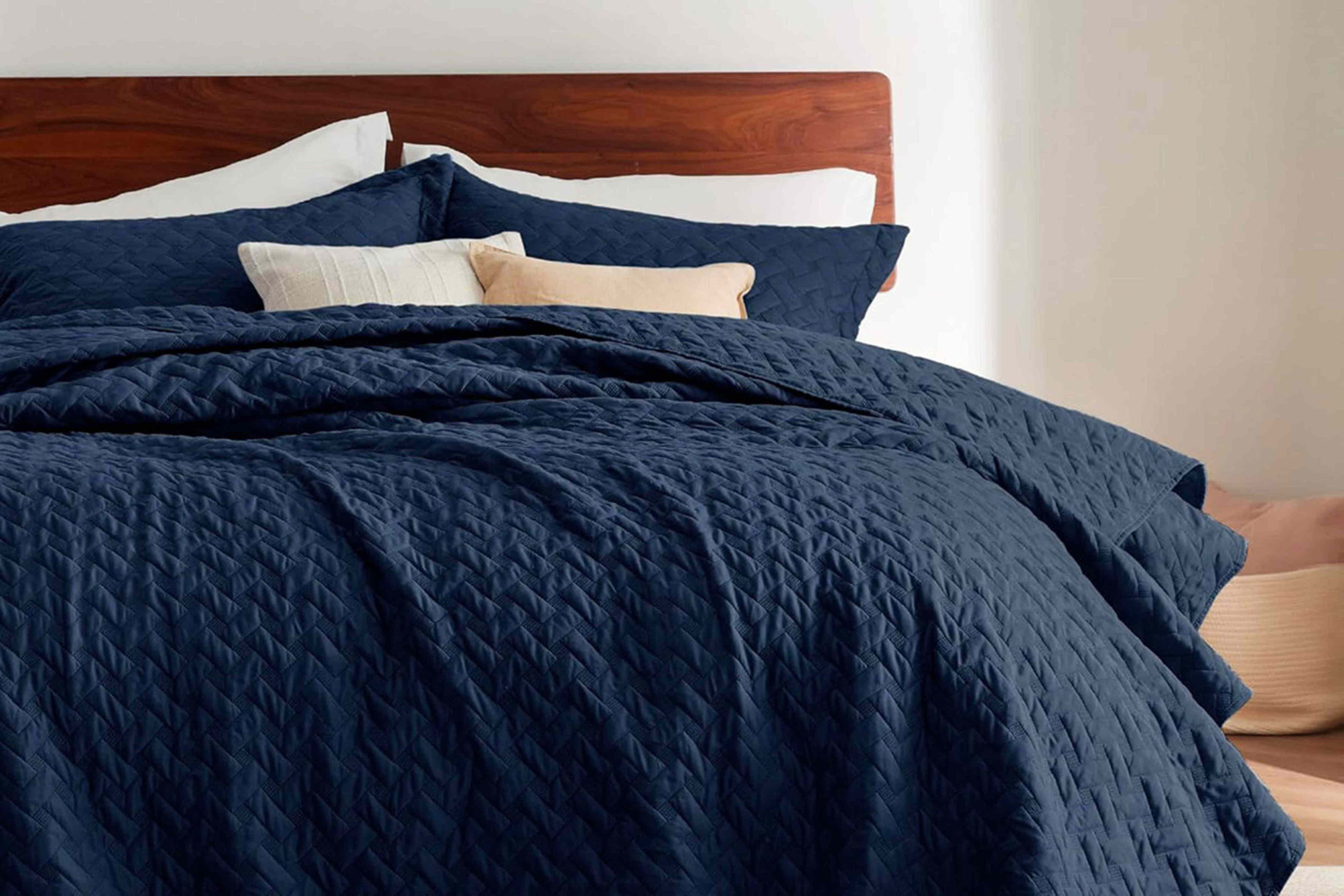 These 10 Top-Rated, Lightweight Quilts Are All Under $55 and Wayfair ...