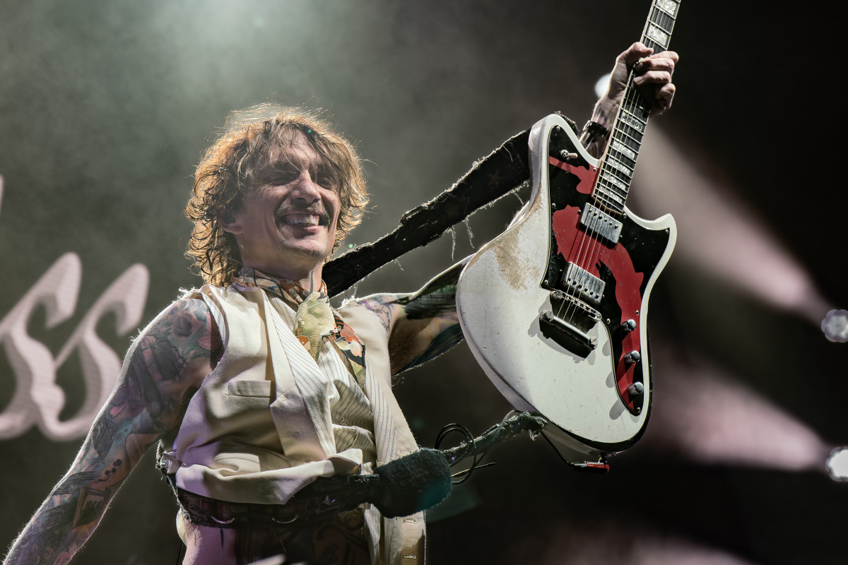 Justin Hawkins Opens Up About The Darkness, Taylor Swift, and Making ...