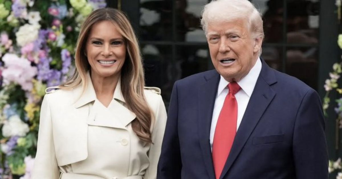 At 79, Donald Trump Appears Unsteady and Is Seen Leaning on Melania for ...