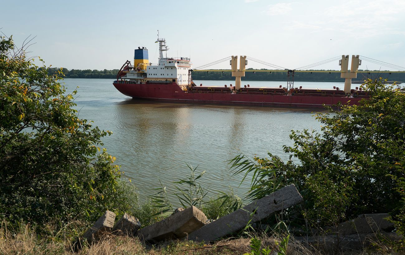 Ukraine restarts shipping through Bystre canal connecting Danube to ...