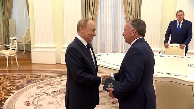 Steve Witkoff meets Putin before Trump says Russia poses 'extraordinary ...