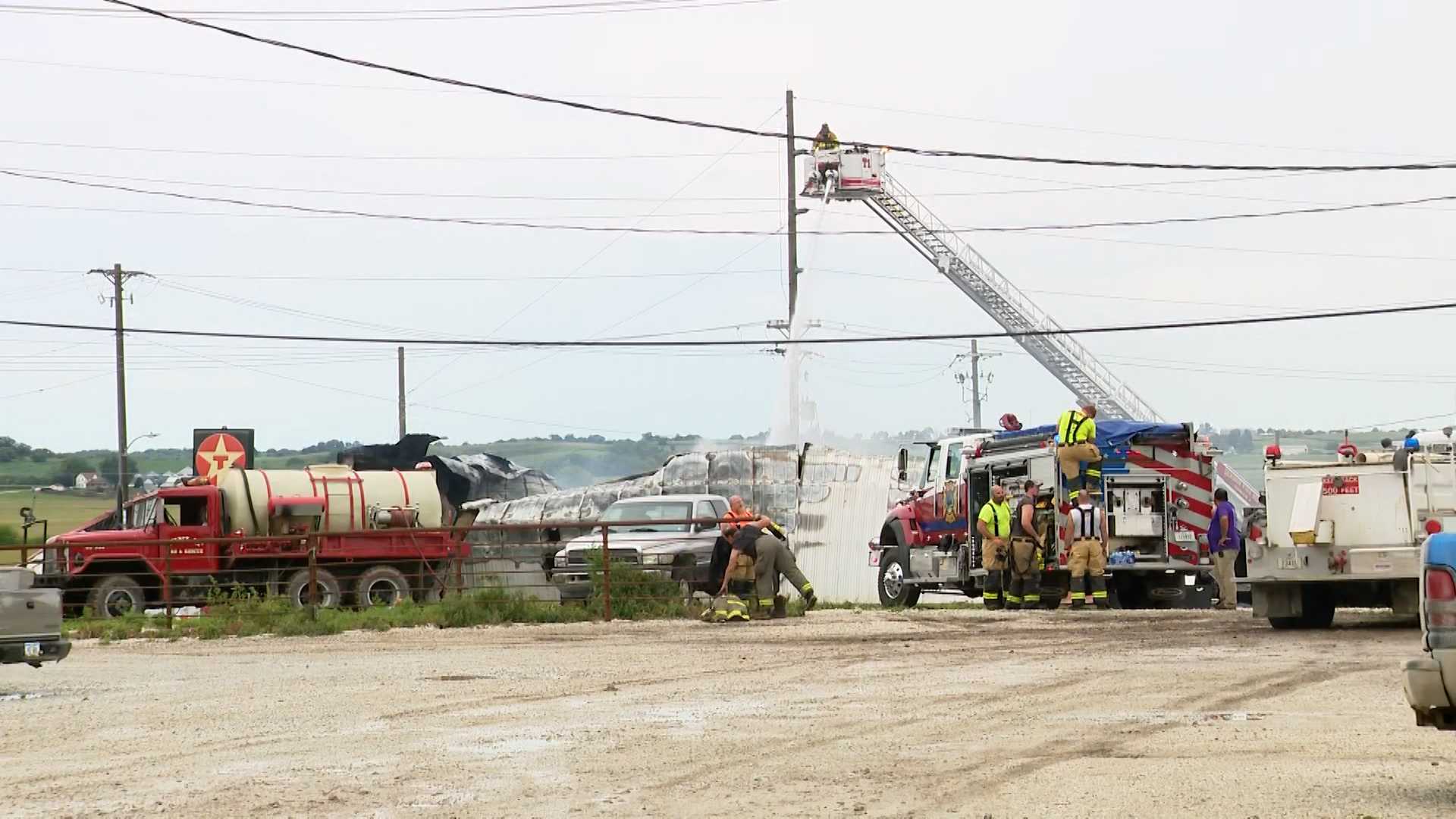 No one injured after flash fire at building in Iowa