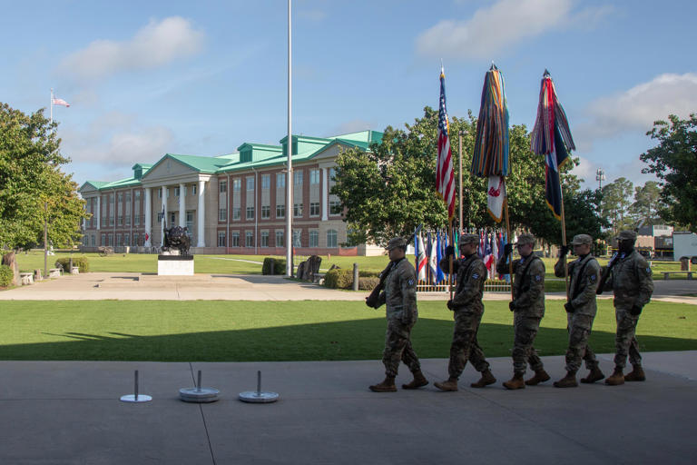 Army sergeant in custody after 5 soldiers shot at Fort Stewart; motive ...