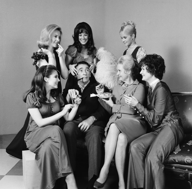 Beloved '70s Daytime Legends Reunite to Recreate Iconic Photo