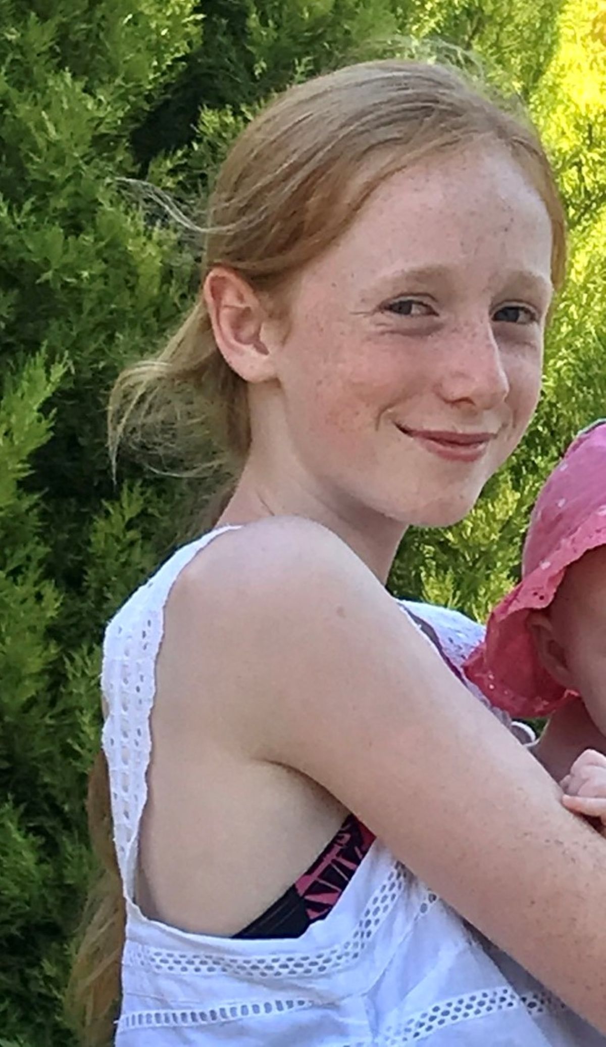 Hospital worker tears up as she recalls death of girl, 14, left alone ...