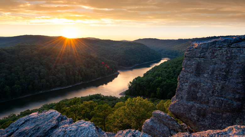 The 'Adventure Tourism Capital Of Tennessee' Is A Mountainous Vacation ...