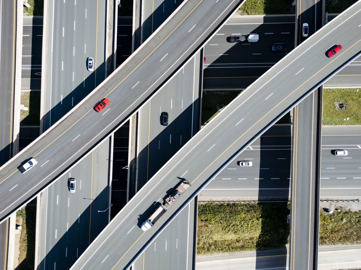 Ford vows to forge ahead on tunnel under Hwy. 401