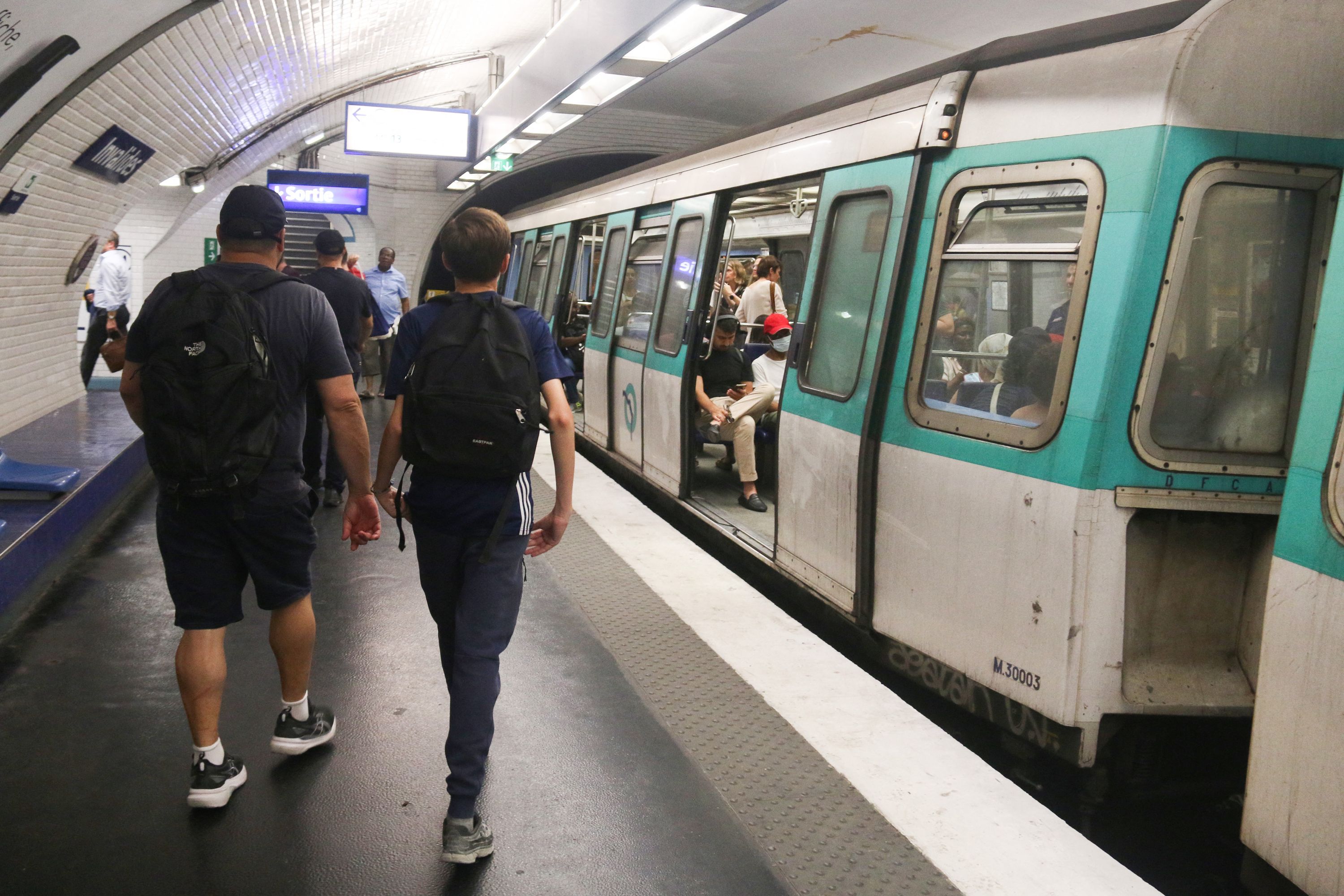 Paris : métro, RER, Transilien... Pourquoi ce mois d'août 2025 est-il si propice aux travaux