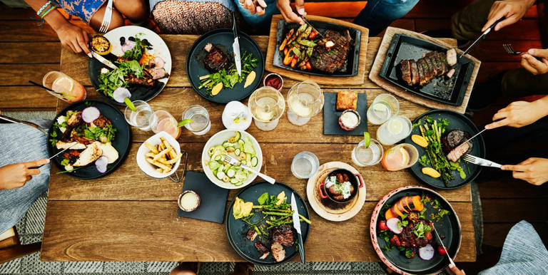 This Is the Best Time to Eat Dinner, According to Experts