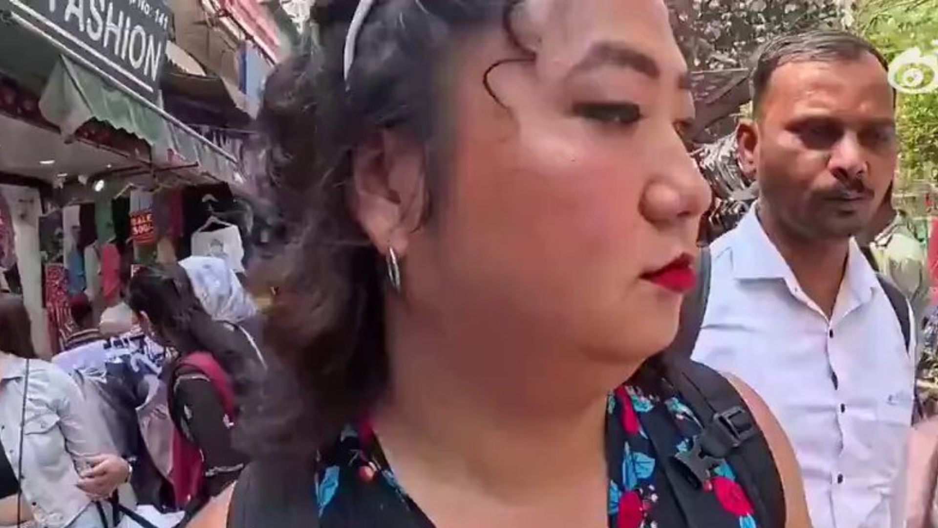 En India, un vlogger surcoreano se disfraza de mujer y descubre una ...