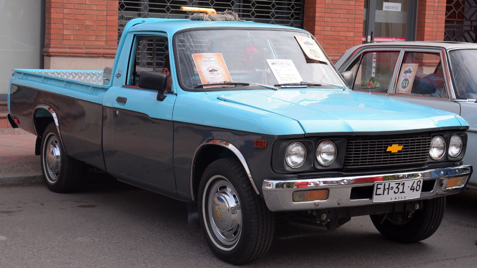 15 American Pickup Trucks So Weird They Had to Be Discontinued