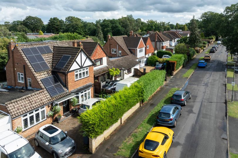 Police advice on dealing with cars blocking your driveway or parked in ...