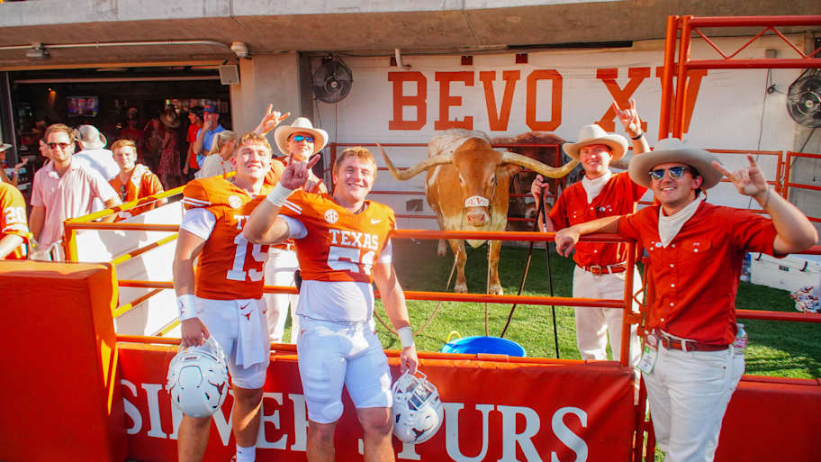 Texas Longhorns Fifth-Year Walk Awarded With Full Scholarship