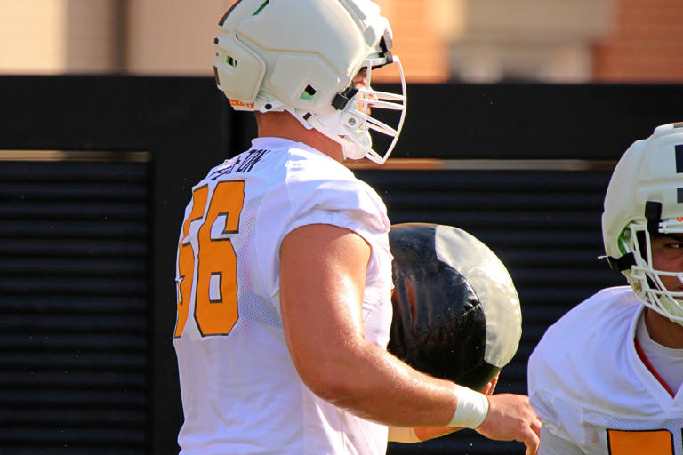 Tennessee's center position detailed in 2025 fall football camp