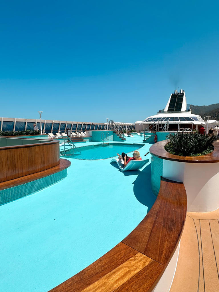 Luxury cruise ship’s $1.8M ‘unlimited stay’ package includes queen bed ...