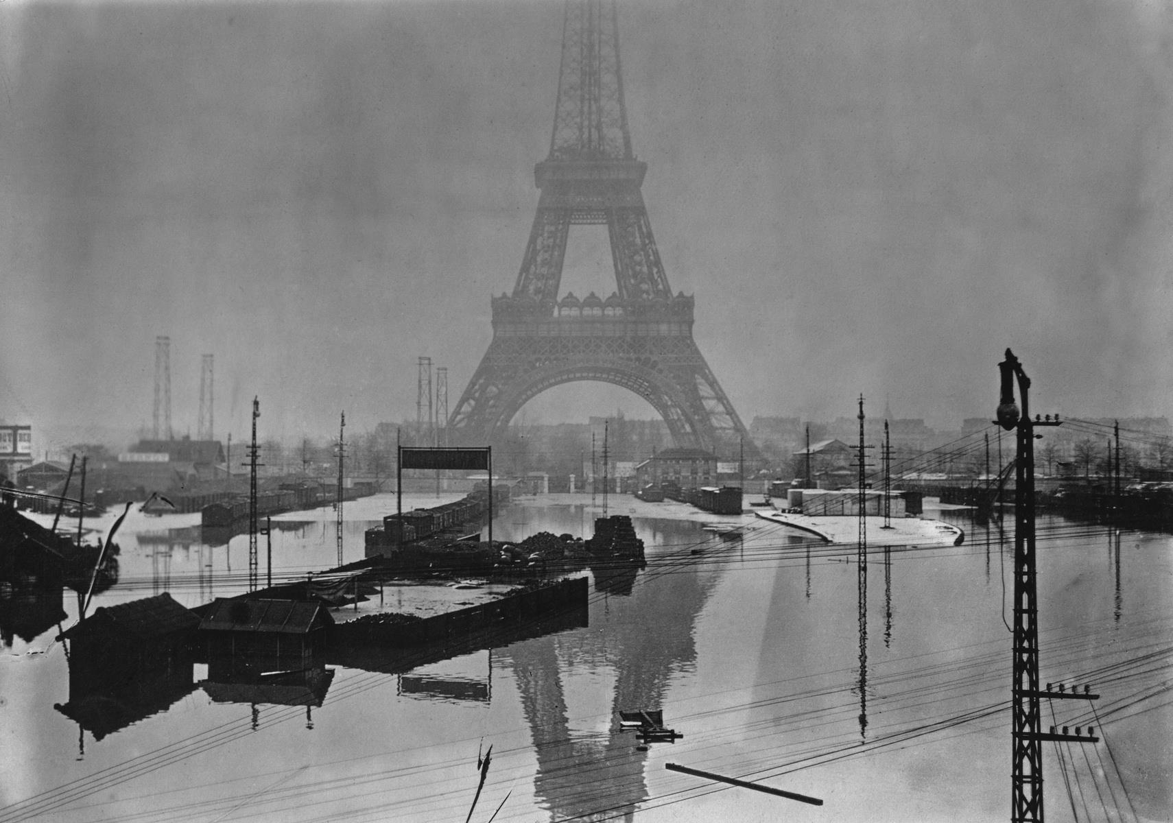 Rare photographs of Paris in the Belle Époque