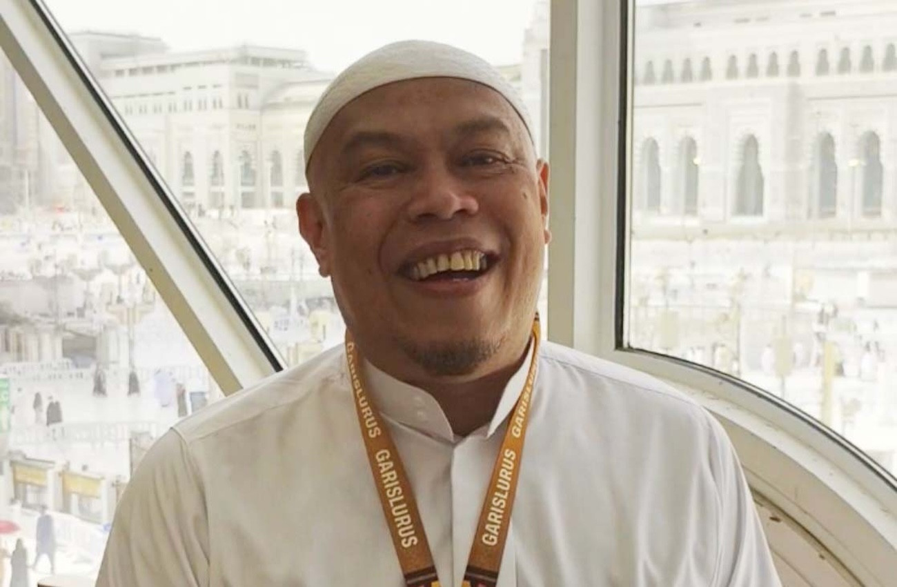 Hijrah Total, Edwin Super Bejo Gratiskan Umrah untuk Driver Ojol