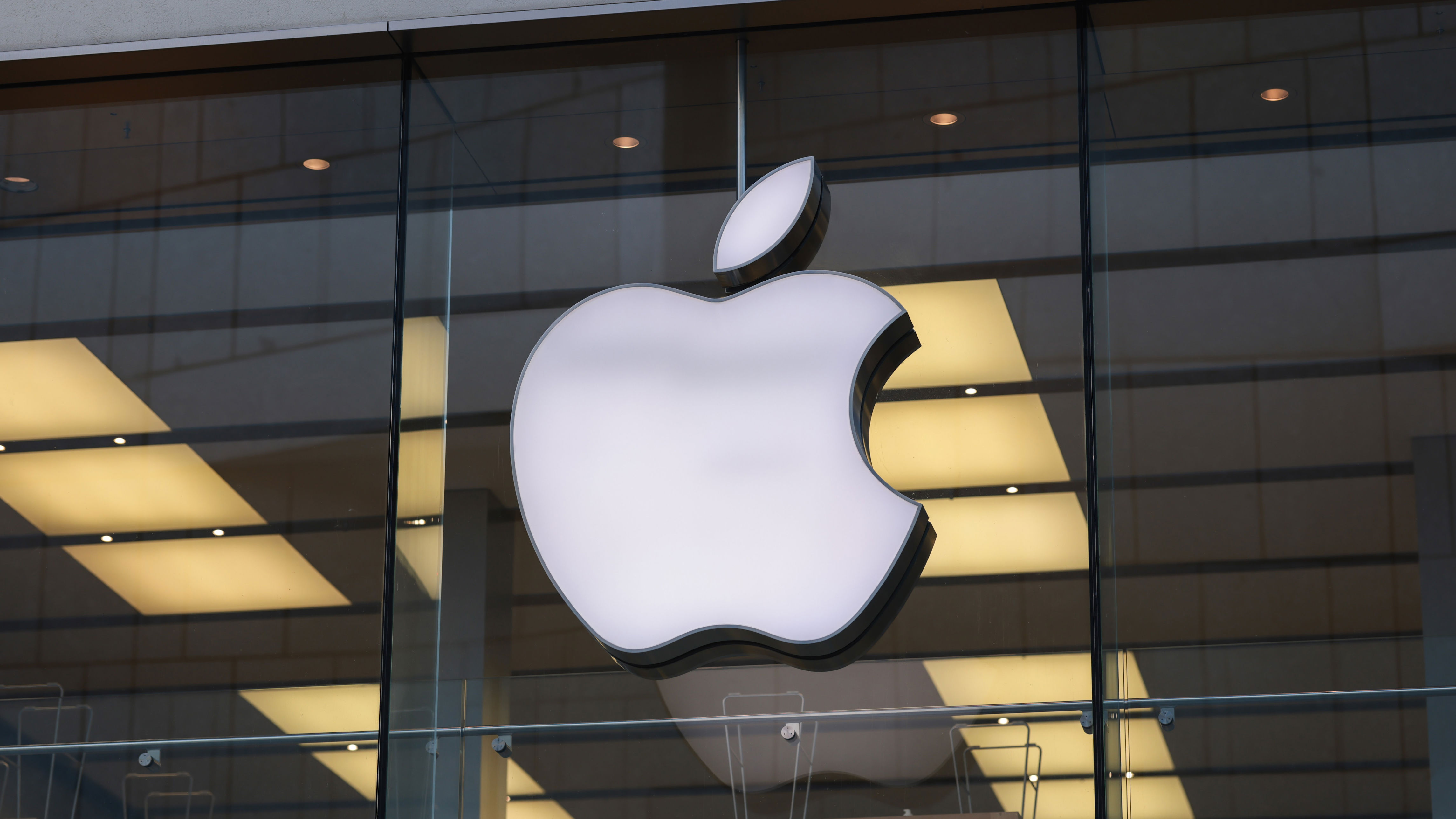 No, Apple Doesn't Own 'Apple Cinemas,' Which Just Got Sued for Brand ...