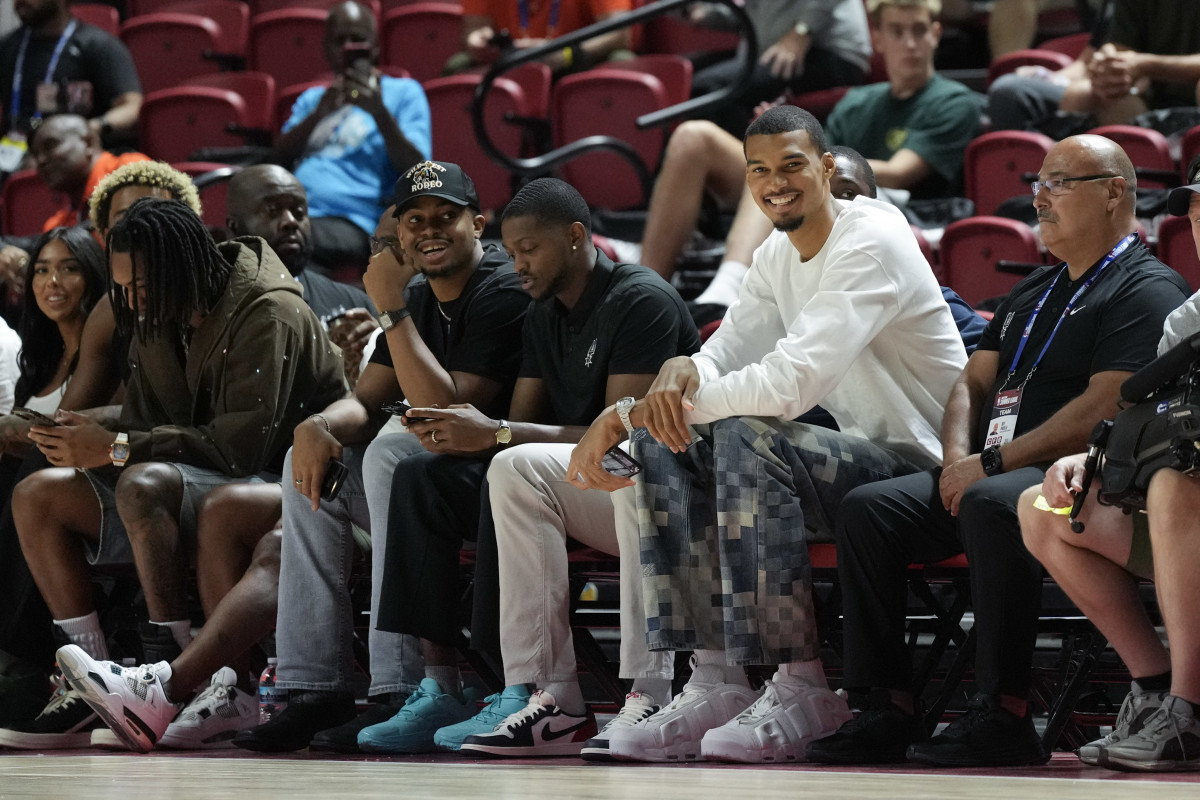 San Antonio Spurs Sent Victor Wembanyama Perfect Message With De'Aaron ...