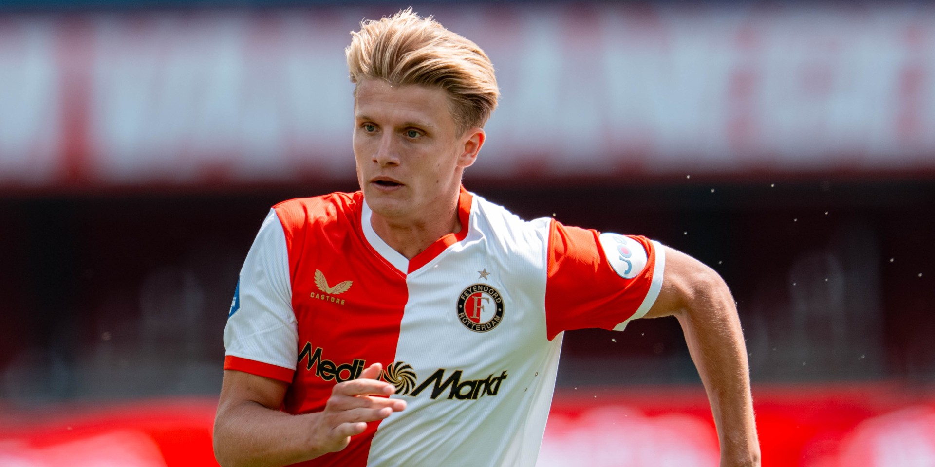 Verrassing: Van Persie pakt Timber zijn band af en kiest nieuwkomer als ...
