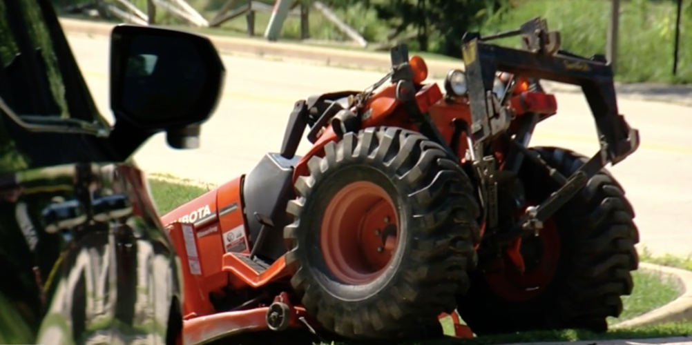 Defense attorney claims Oconomowoc man fell off tractor before fatal ...