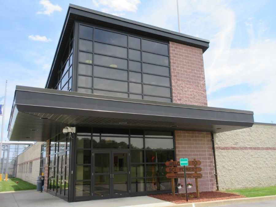 Former FCI Forest guard accused of fraud, having relationships with inmates