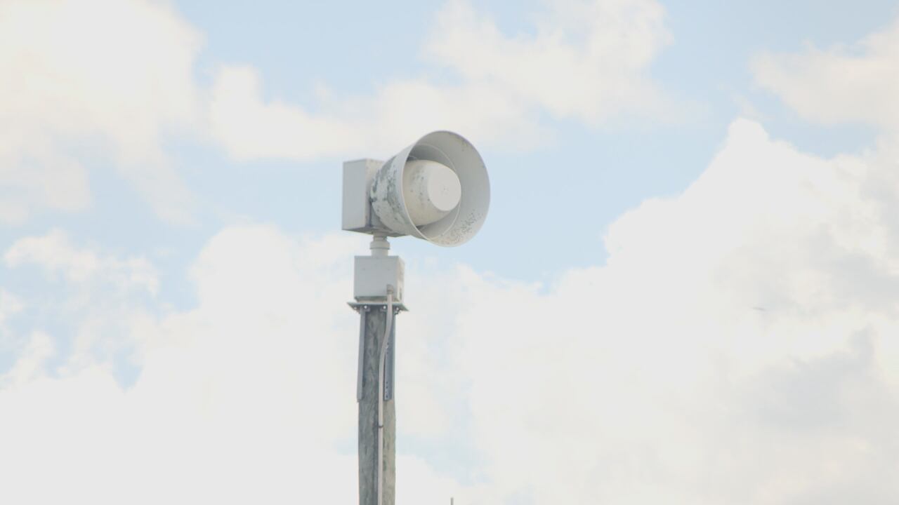 Dane Co. officials report outdoor warning sirens test fails, test ...