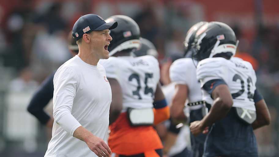 NFL writer doesn't hold back on questions about Bears entering crucial ...