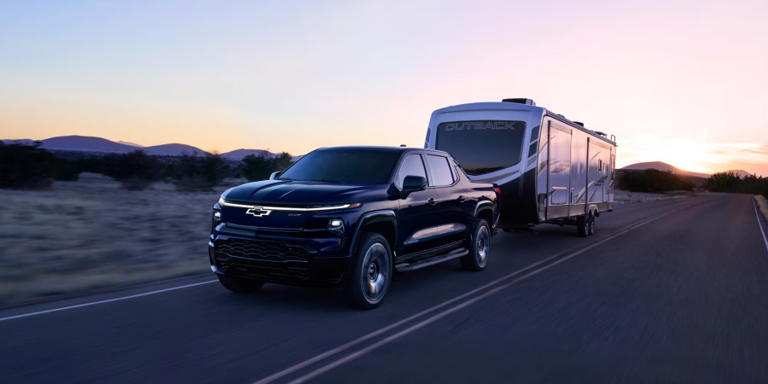 Chevy Silverado EV Sets 1,059-Mile Range Record