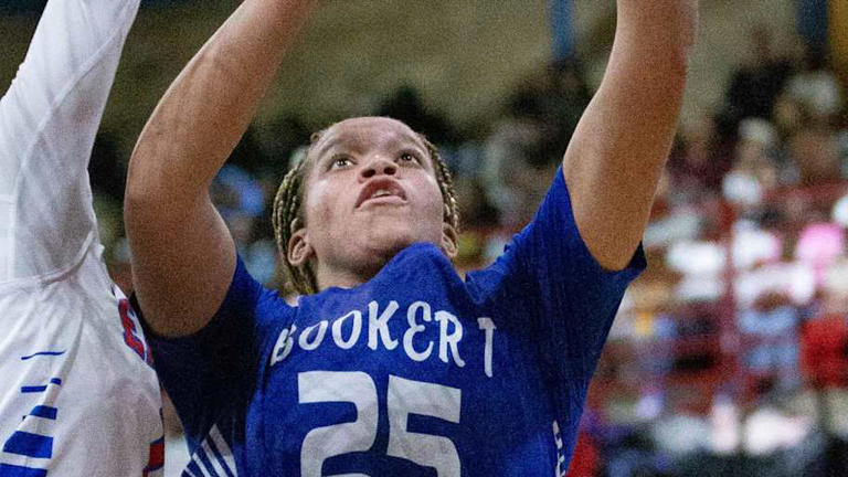 Class of 2026 Center Chamiah Francis Reveals Top 7 schools