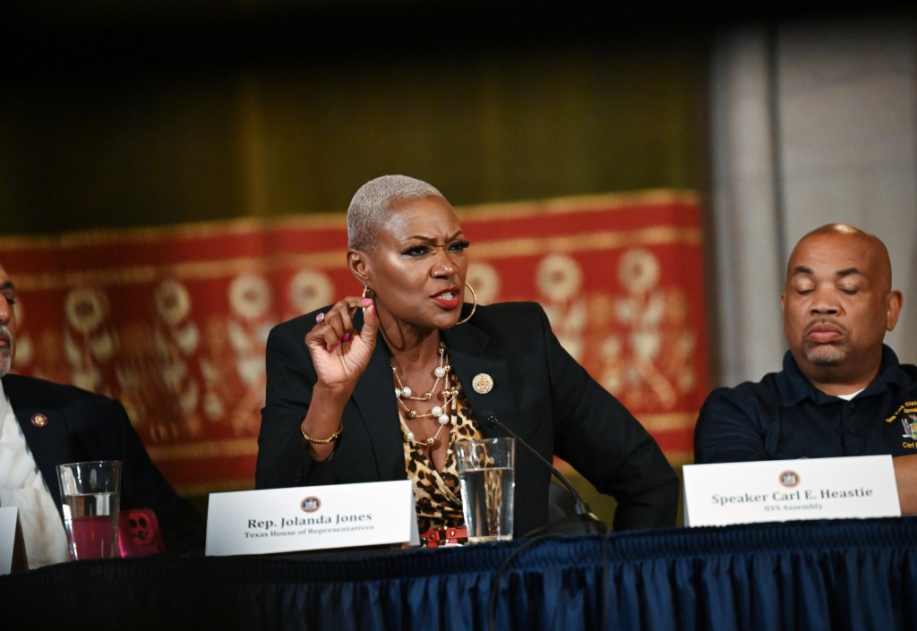 Texas Democrat Rep. Jolanda Jones apologizes for comparing ...