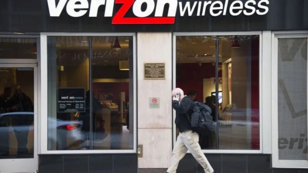Who is eligible for Verizon's $100 payment right now?