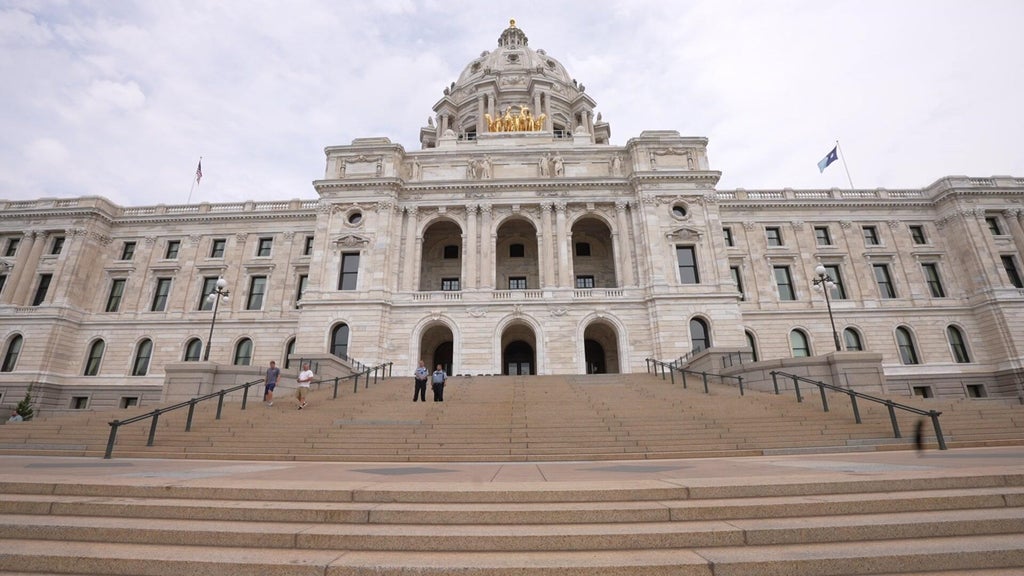 Fewer public entrances to Minnesota Capitol building under new security ...