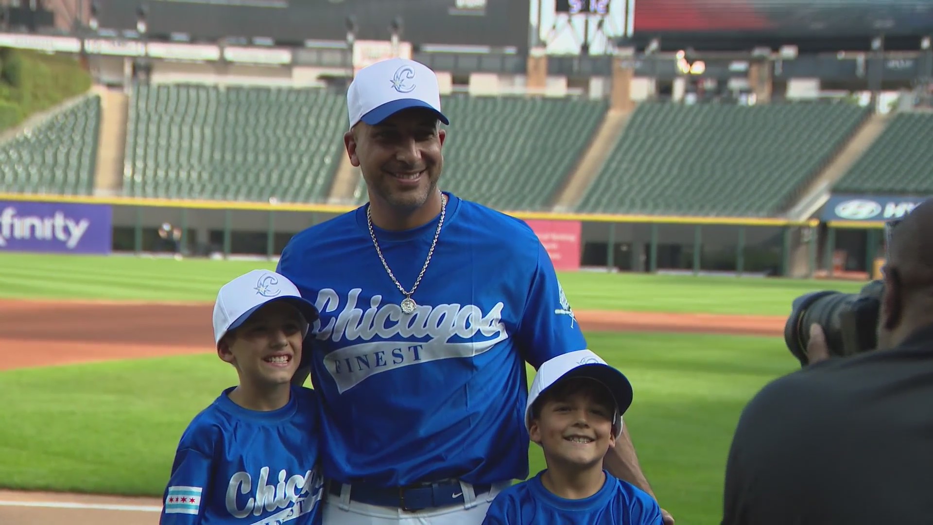 Chicago's Finest vs. Bravest charity baseball game honors fallen first ...