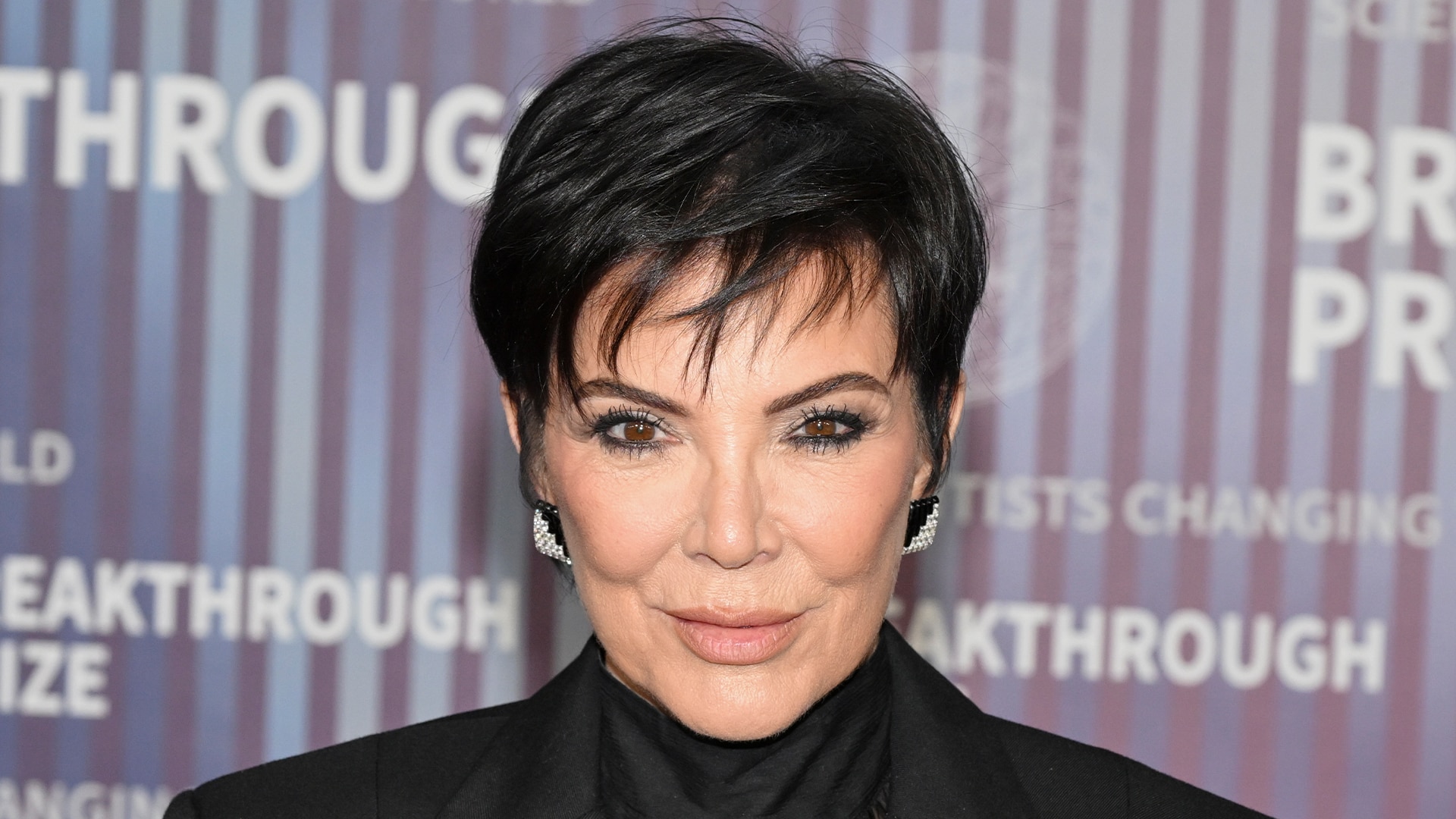 Kris Jenner's Feet in New Photo Has Raised a Big Question From Fans