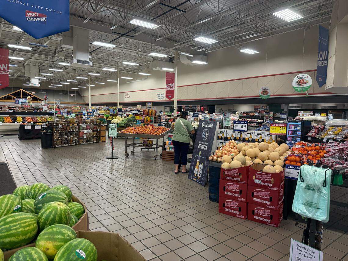 A Johnson County grocery store is closing after 30 years in business
