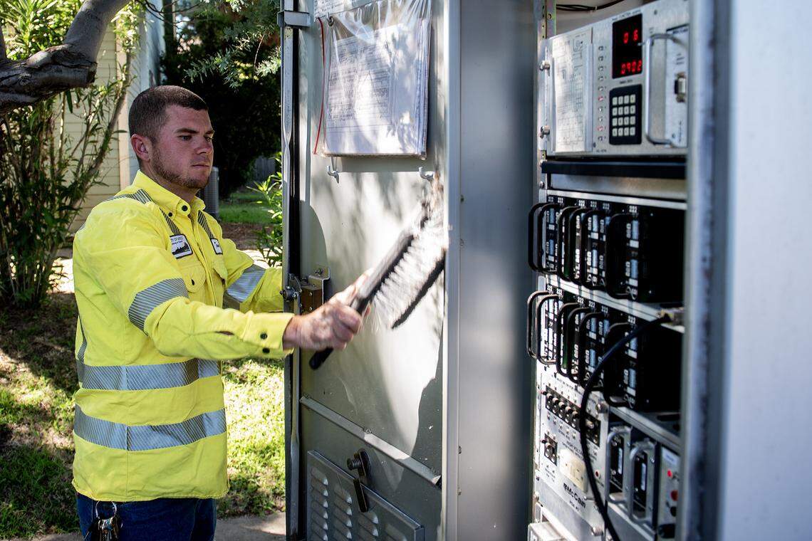 How Merced traffic technicians work to ensure safe intersections for ...